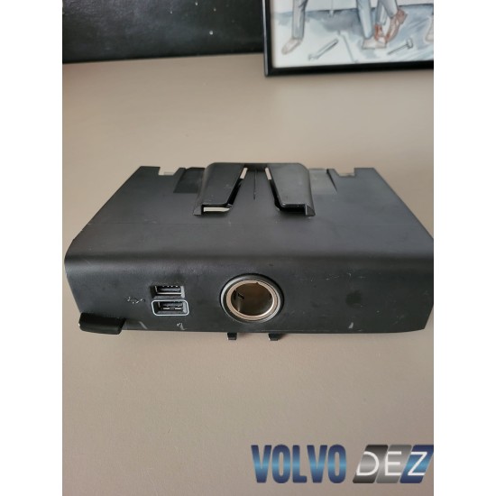 Port USB VOLVO S60 S90 V90 V60 V60CC XC40 XC60 XC90 31407038 0